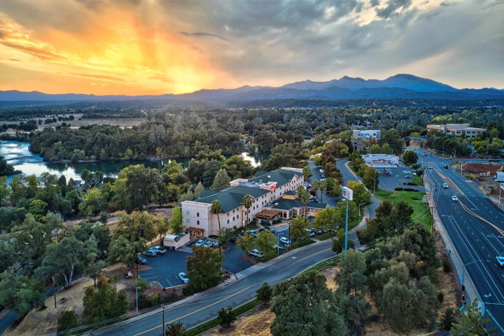 Hilton Garden Inn Redding - Redding, CA