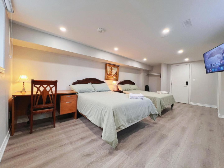 Cozy & Modern Ensuite Basement Rooms - Steps To Subway & Downsview Rogers Stadium - Toronto