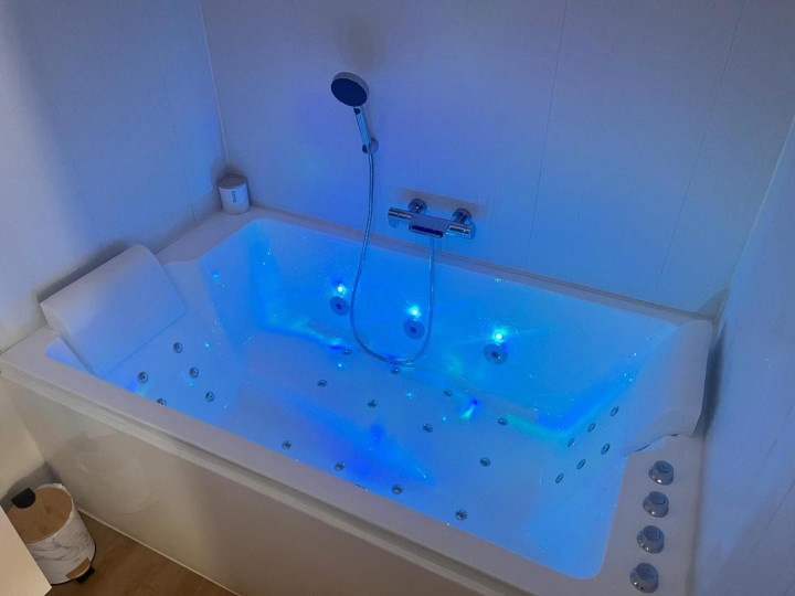 La Suite De Cœurs Avec Jacuzzi - Mérignac