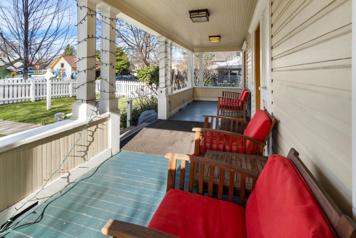 Pioneer Vacation Rentals - Pioneer South Downtown Ashland - Ashland, OR