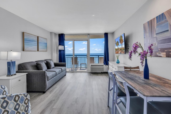 Boardwalk Resort: Ocean Breeze Retreat - Myrtle Beach, SC