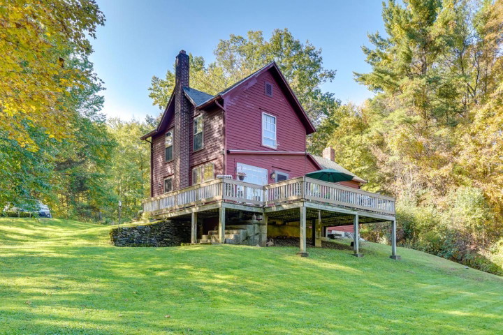 Tranquil 3 Br Stockbridge House W/ Private Deck! - Monterey, MA