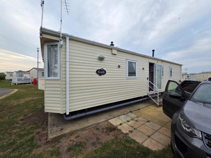 St Osyth, Clacton-on-sea, Cozy Beach Side Caravan, Wifi, Tea And Coffee, Parking Included - Clacton-on-Sea