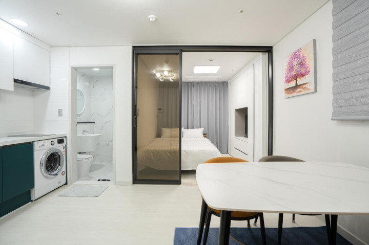 Jeju Seomun Residence Hotel - Jeju