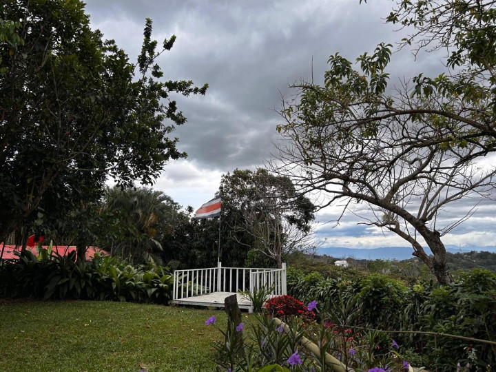 B&b Garden Grecia - Costa Rica