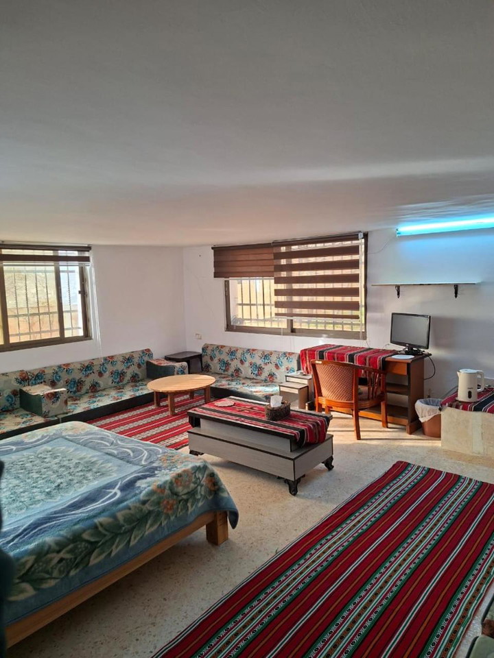 Mountain Pad Overlooking Jerash - Hq Budget Stay - 約旦