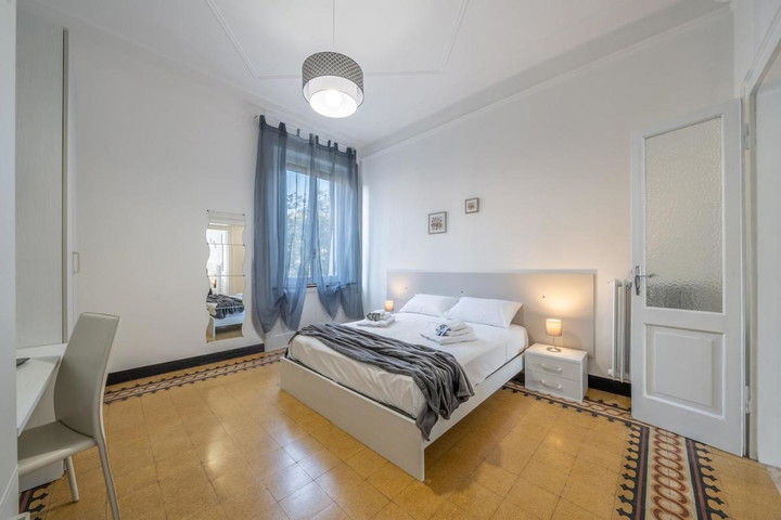 Next Stop Modena - 3 Bedrooms Facing The Station - Modena, Italy