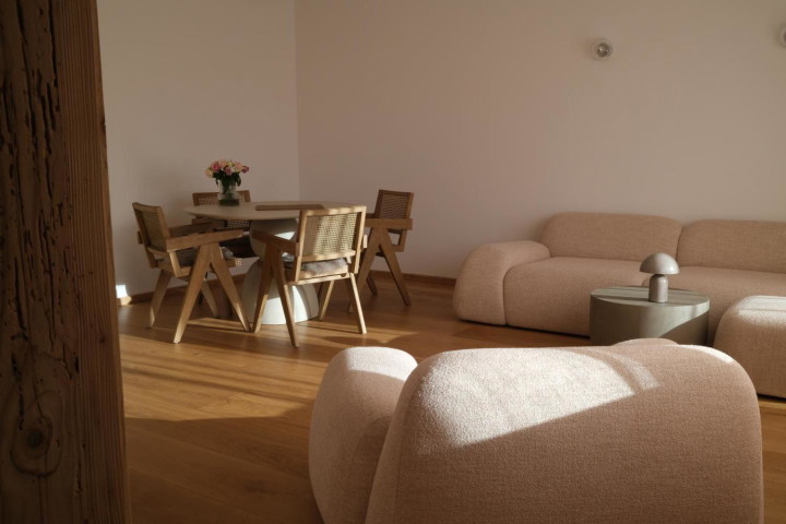 Luxury Lakefront Apartment - Samedan