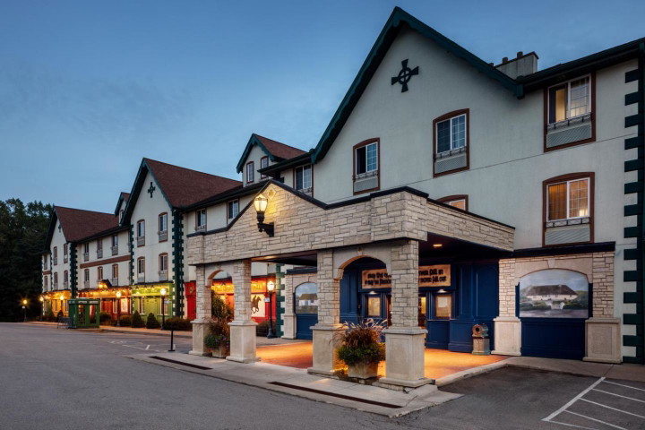 Irish Cottage Inn & Suites - Galena, IL