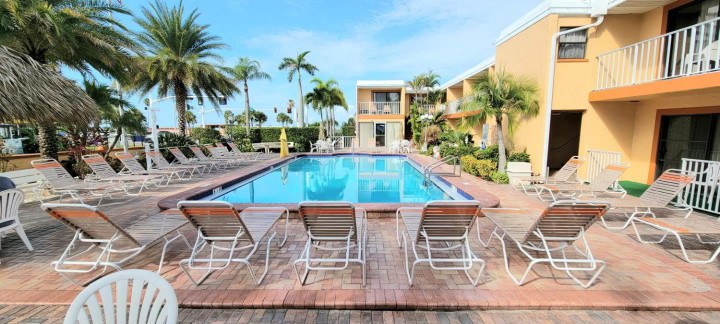 Satellite Motel - Saint Pete Beach, FL