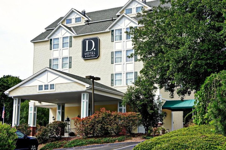 D. Hotel Suites & Spa - Massachusetts