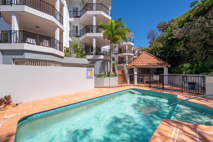 Cosy Apartment With Ocean Views, Sunshine Beach - Noosa Heads