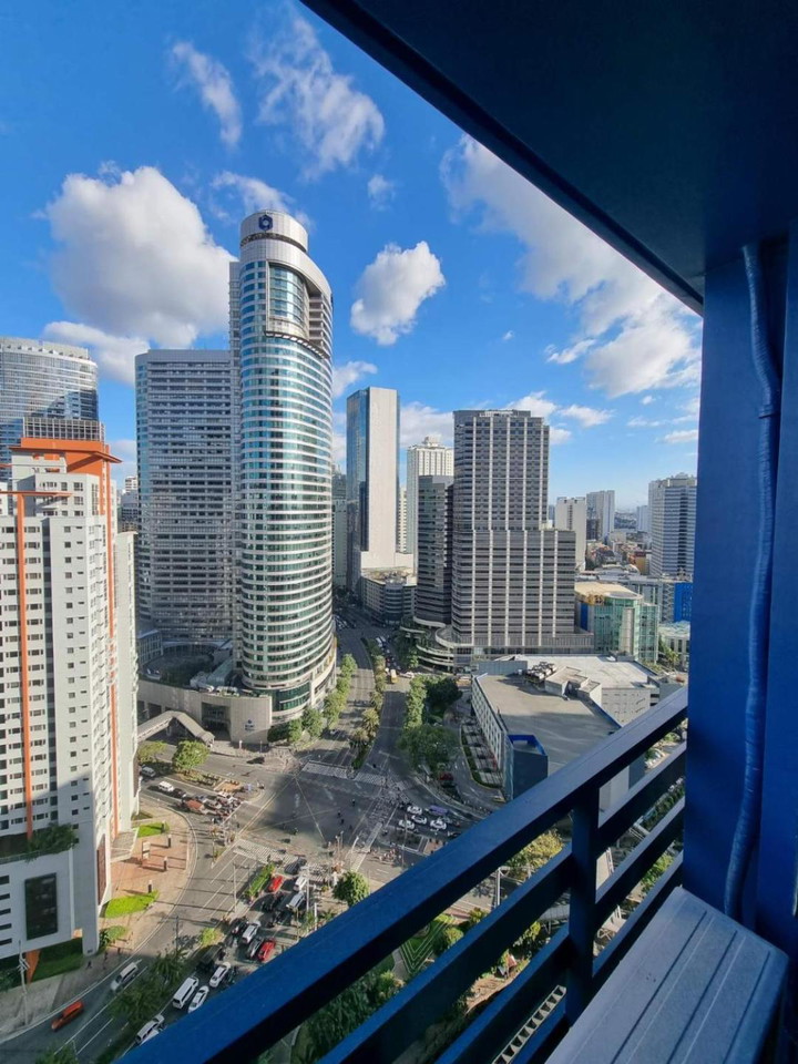 Great View 1 Br Condo In Makati Near Trident Tower - Pasay