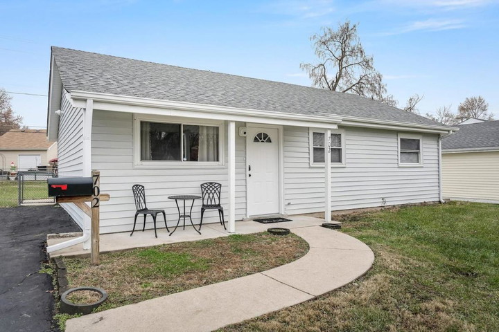 Blair's Charming 3 Bedroom House In O'fallon - O'Fallon, MO