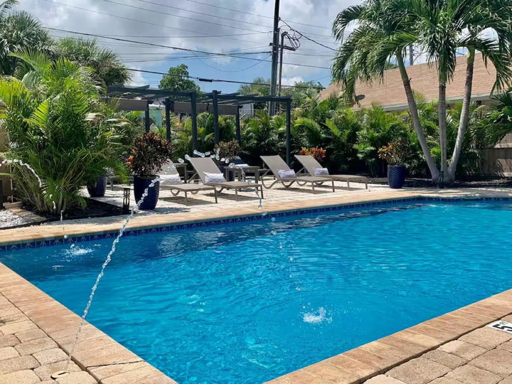 1 Mile To Beach Heated Pool 1923 Home - Palm Beach, FL