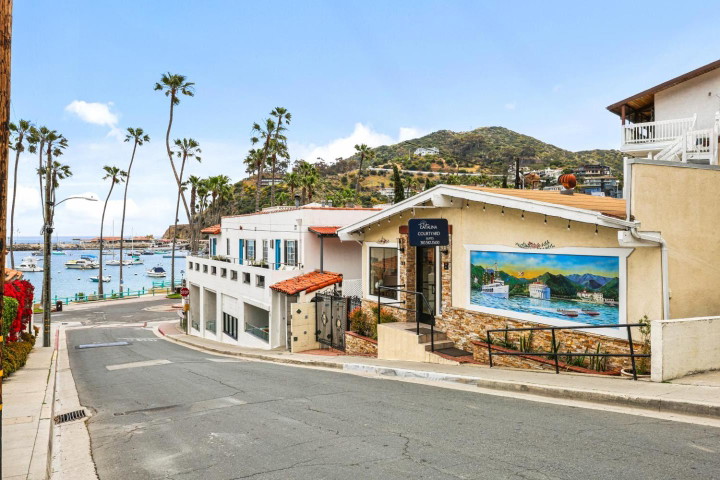 Catalina Courtyard Suites - Santa Catalina Island, CA