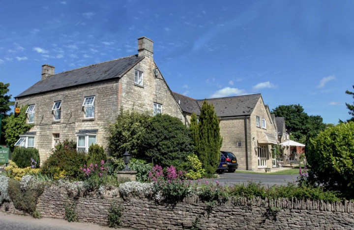 Pettifers Bed & Breakfast Hotel - Cirencester