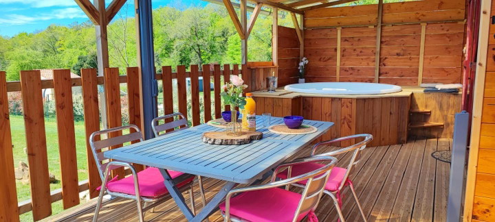 Le Nid Des Garrigues Avec Jacuzzi Privé - Dordogne