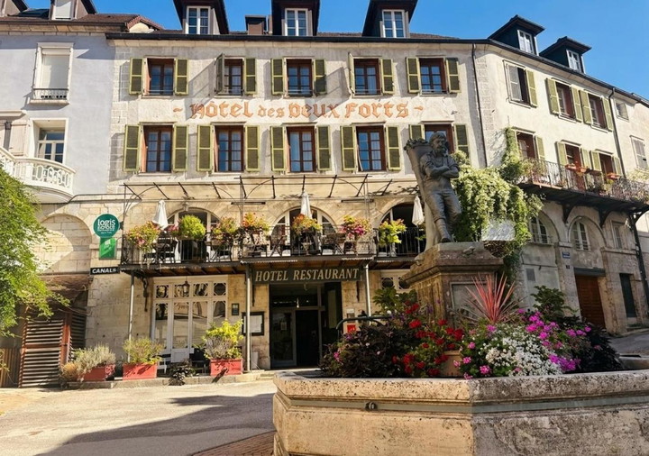 Logis Hôtel Des Deux Forts - Salins-les-Bains