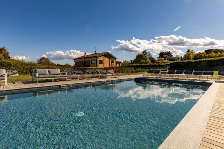 Borgo Malvasia- La Quercia - Italy