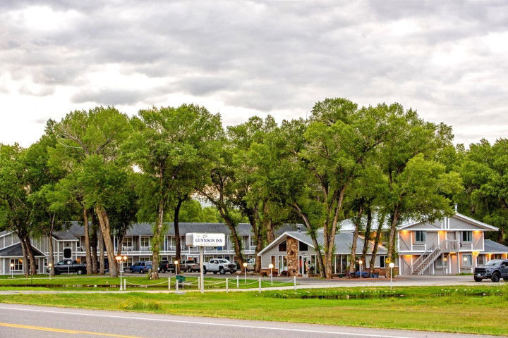 The Gunnison Inn At Dos Rios Golf Course - Gunnison, CO