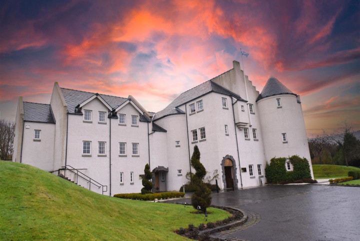 Glenskirlie Castle Hotel - Falkirk