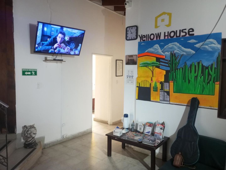 Yellow House Hostel - Medellín