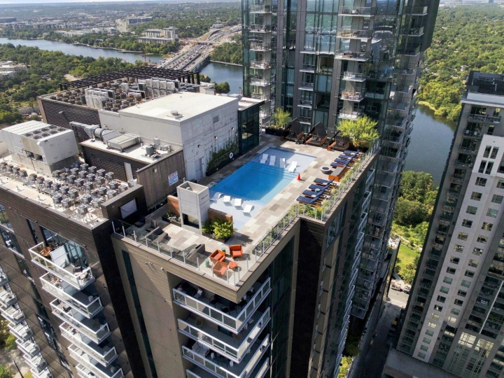 Luxury 1br Austin Texas - Rooftop Pool & Gym - Austin, TX
