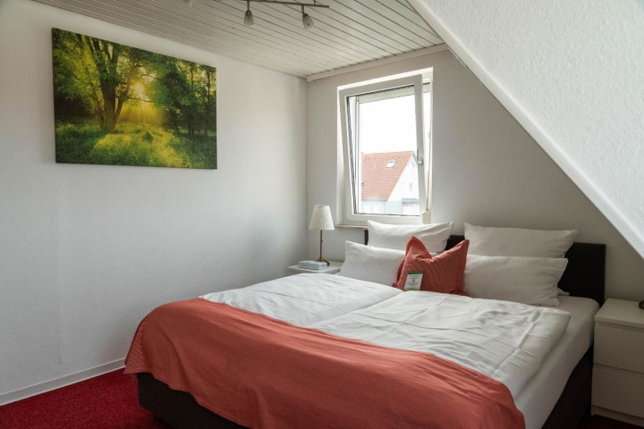 Praktisches Apartment Mit Küche Und 2 Duschen - Böblingen