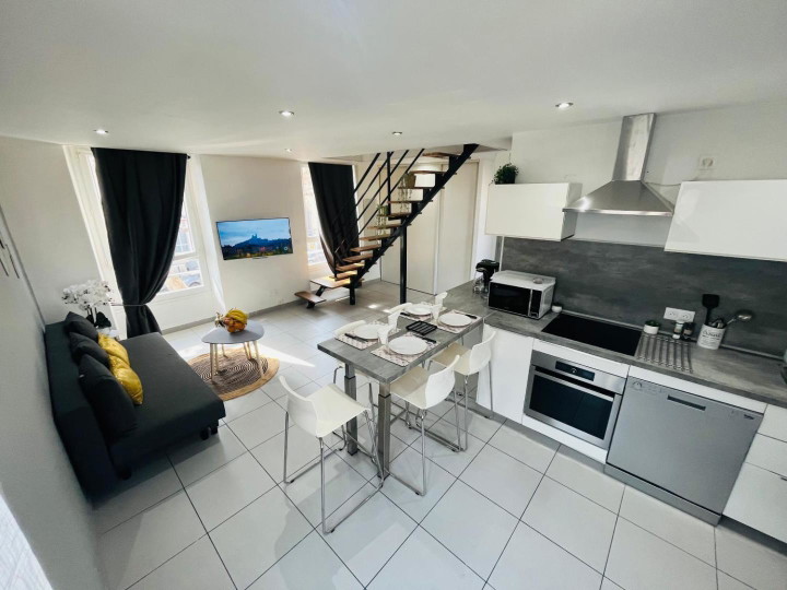 Superbe Duplex Design Neuf 2 Chambres, Climatise Tout Confort, Facile D,acces Stationnement Gratuit - Marseille