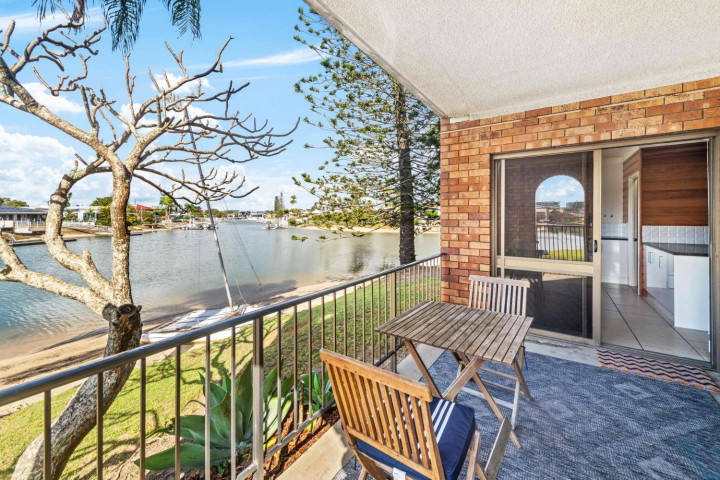 Anjuna, 2 Bedroom Apartment On Canal - Mooloolaba