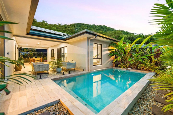 Trinity Beach Breeze - Cairns