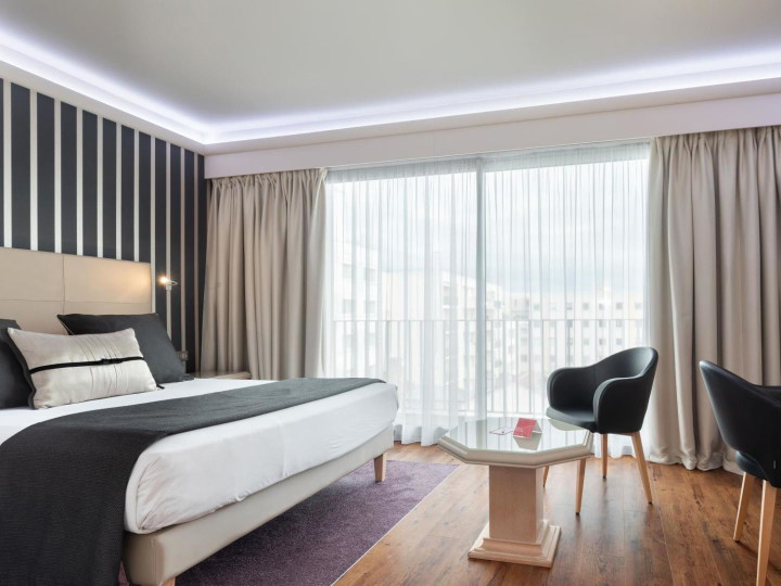 Hôtel Charlemagne By Happyculture - Francheville