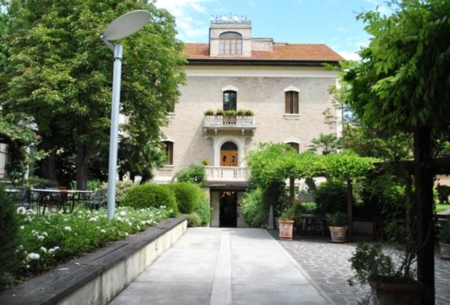 Deco Hotel - Perugia