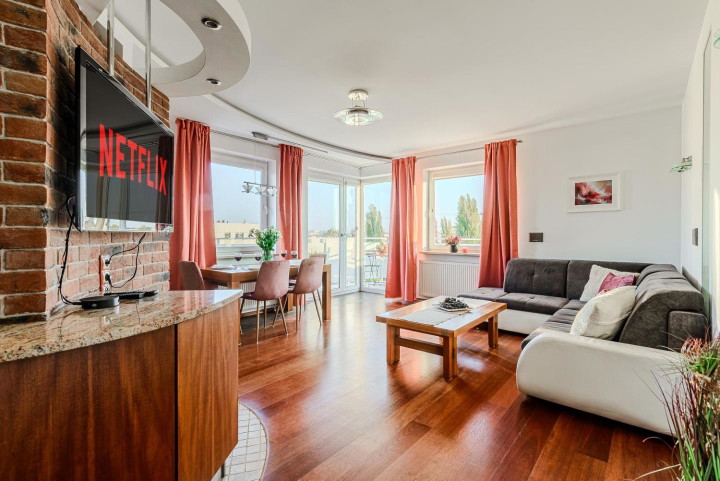Lumina I Spacious 2br Apart With Balcony I Jaccuzi I Parking - Łódź