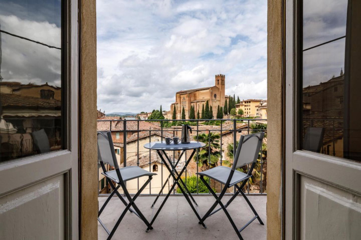 Guesthost - Stunning Church Of San Domenico View - Siena