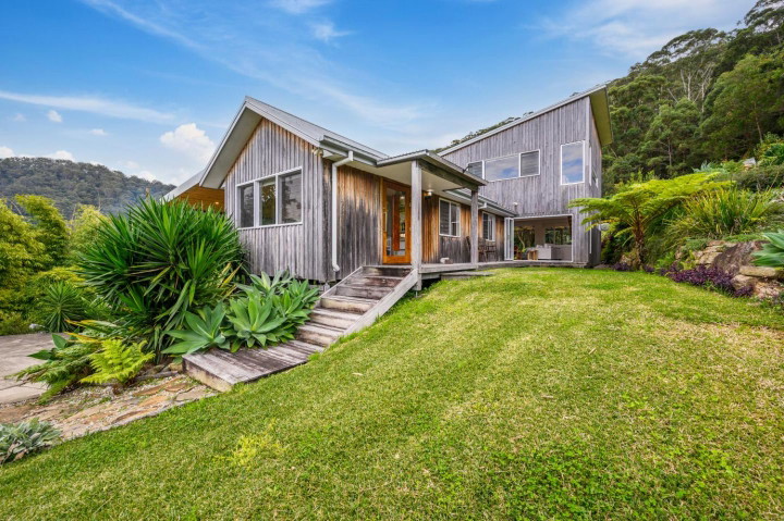 Tranquil Treetop Haven 3br House With Breathtaking Views - Coffs Harbour