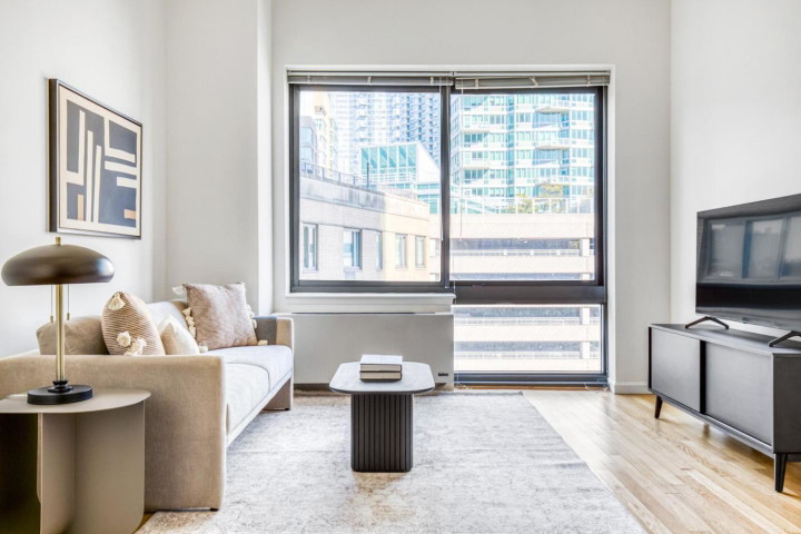 Lic 1br W Wd Elevator Doorman Nr E River Nyc-764 - Brooklyn, NY