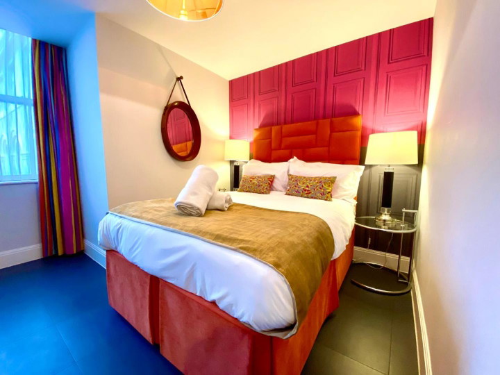 Incredible Apartment - Amazing Location - Free Parking & Wifi! - Bournemouth