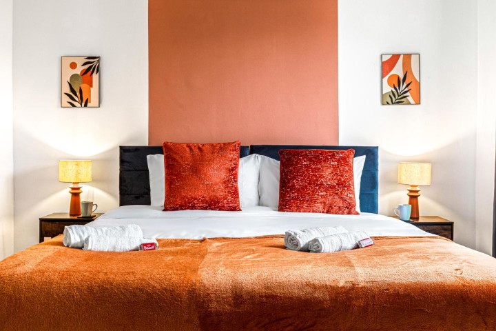 Superking Beds, Smart Tvs, Gigabit Wifi, Sleeps 6 - Derby