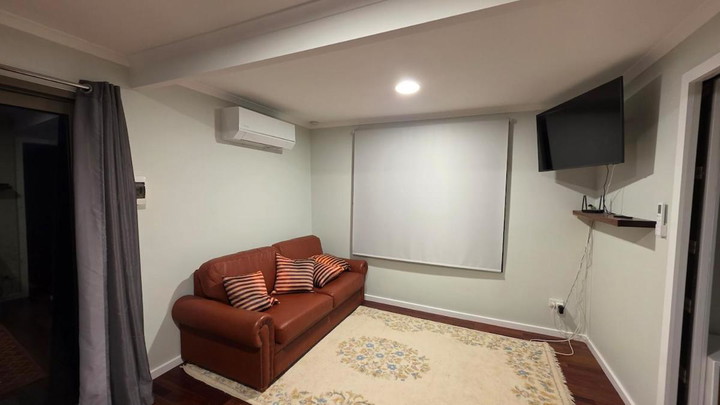 Moonaree Cabin, Narrawong - Portland