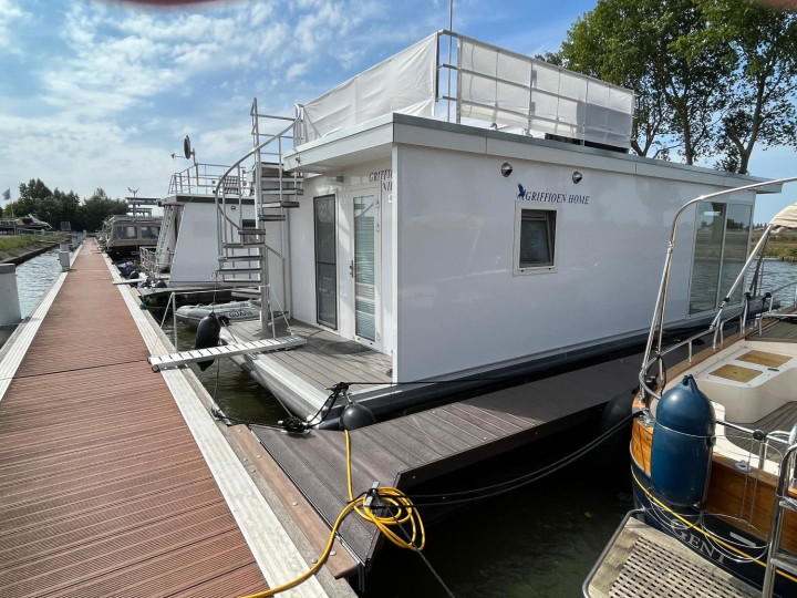 Houseboat Griffioen Home, Nieuwpoort - United Kingdom