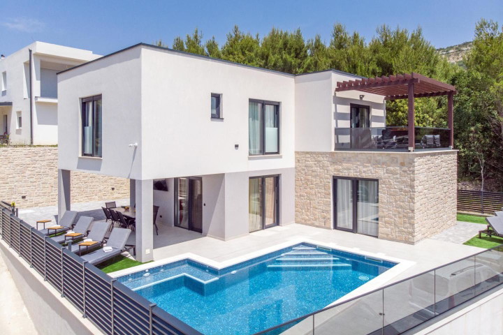 Villa Nina - Heated Pool - Near Omiš - Omiš