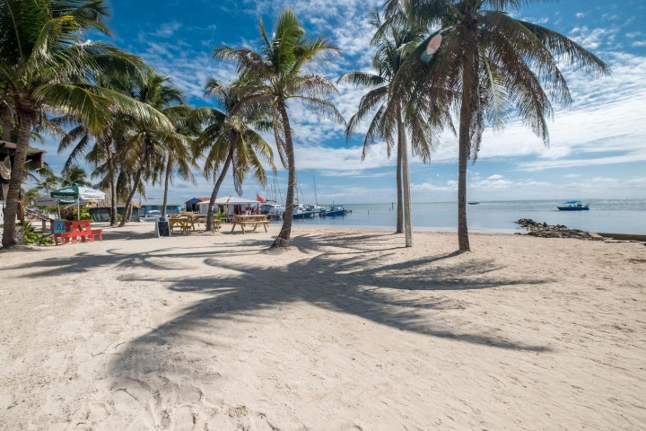 Holiday Hotel - Belize