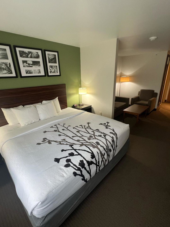 Sleep Inn & Suites Conference Center Eau Claire North - Eau Claire, WI
