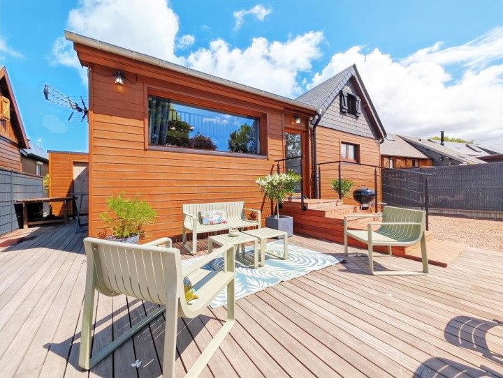Le Chalet 48 Au Bord Du Lac Avec Piscine & Parking Gratuit - Mer Et Centre Ville à Moins De 5 Minutes En Voiture - Ouistreham