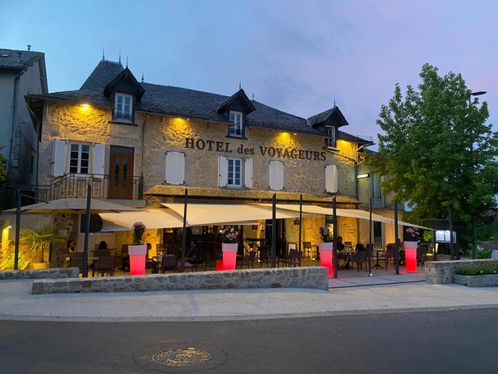 Hotel Des Voyageurs - Cantal