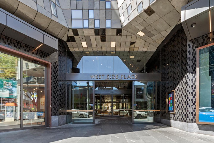 Complete Host West Side Place Apartments - St Kilda
