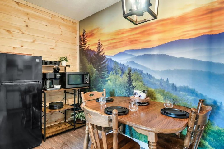 Bear Pause Retreat/steps To Pkwy/with Indoor Pool - Gatlinburg, TN