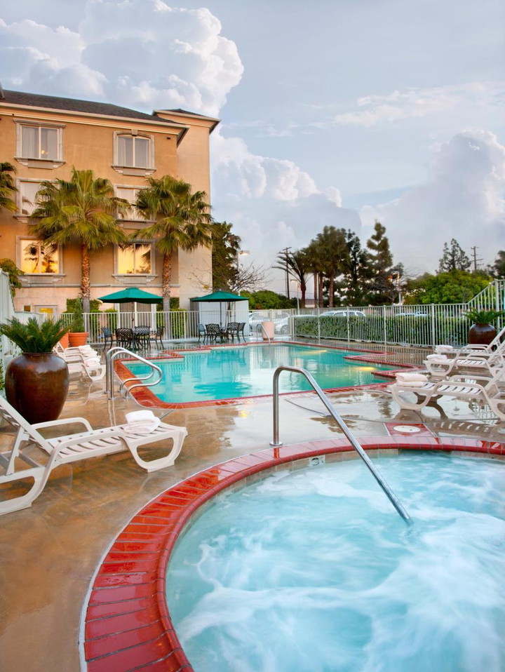 Ayres Hotel Anaheim - La Habra, CA